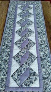 Twisted Pole Table Runner - Free Quilt Pattern